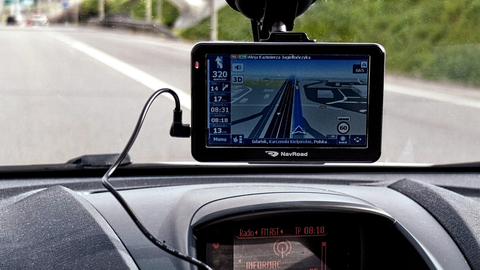 Tania i zaskakująco dobra nawigacja samochodowa Navroad Drive - Allegro.pl